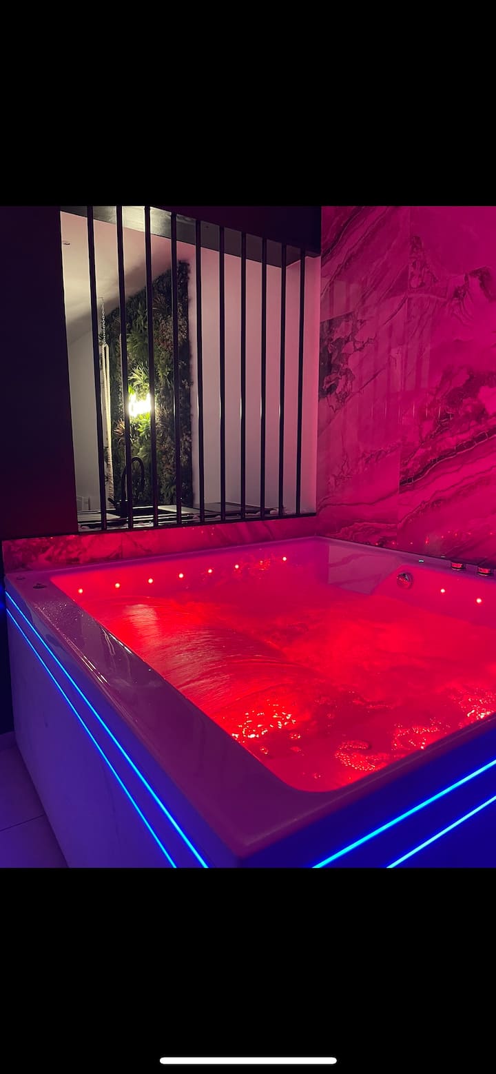 Sparadise : Jacuzzi Et Sauna - Le Creusot