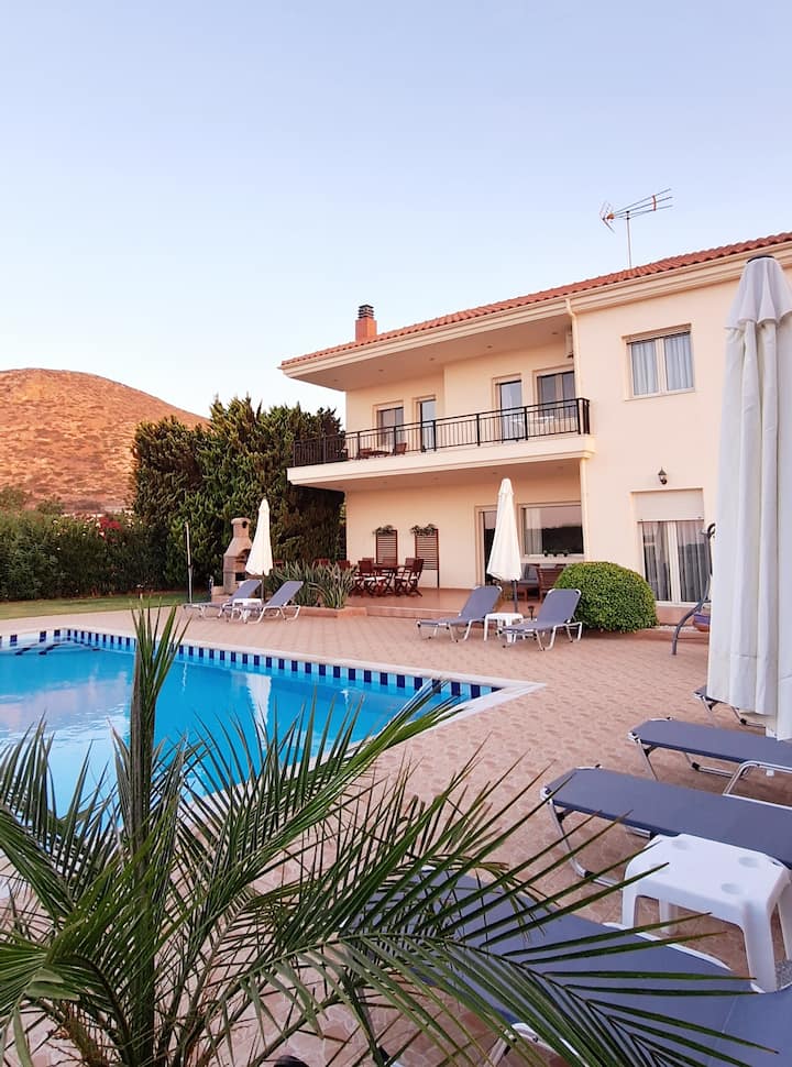 Villa In Hersonissos With Private Pool - Hersonissos