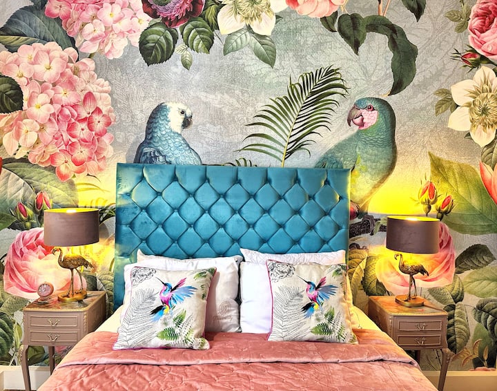 Fun Animal Nature Themed Flat Near Big Ben - London