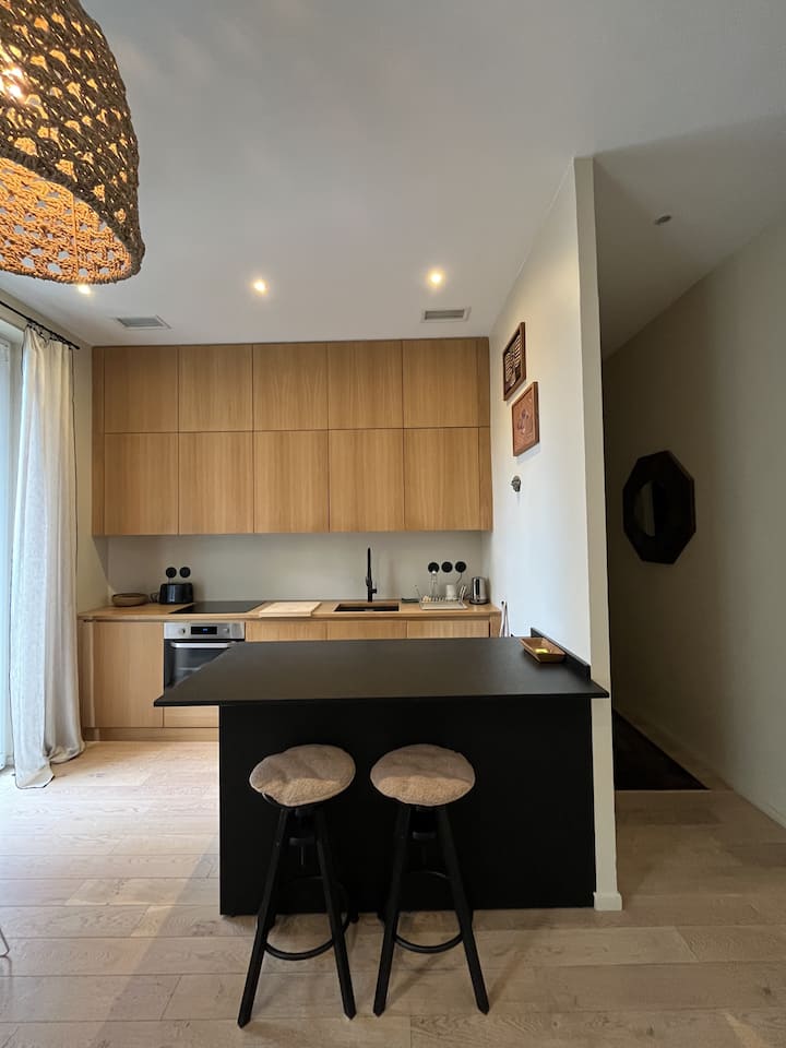 Bright And Carefully Decorated Apartment - Nice
