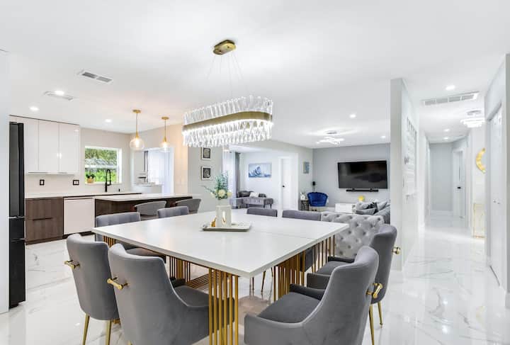 Villa Luxe~heated Saltwater Pool~near Beaches - Dunedin, FL