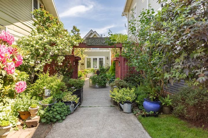Private Studio With Kitchenette - Hollywood - Portland