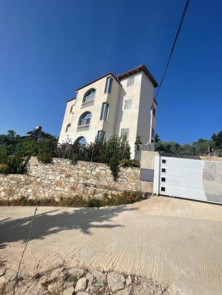Vila Denad - Sarandë