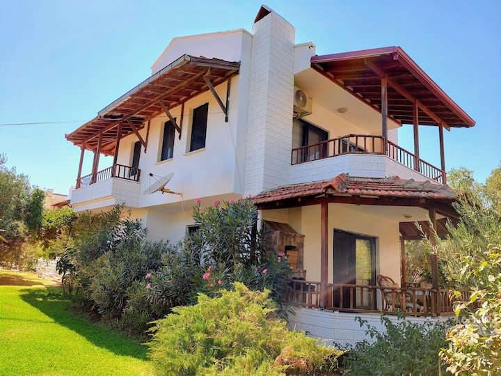 Cunda ÇAtaltepe Plajında, Mustakil Dubleks Villa - Ayvalık