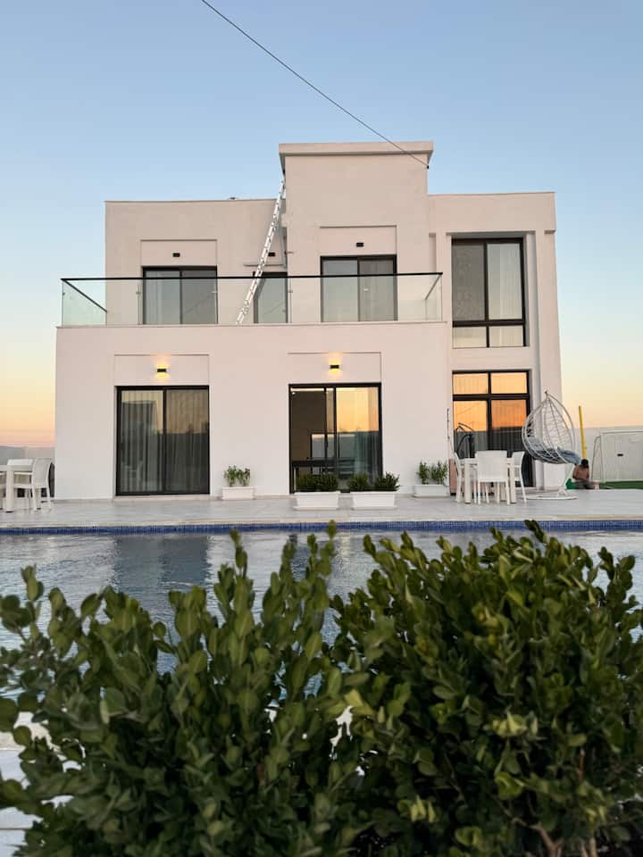 Luxury And Full Privacy Villa - Amman
