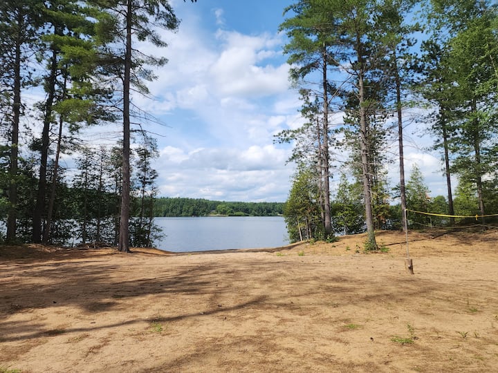 The Long Lake Cottage - Barry's Bay