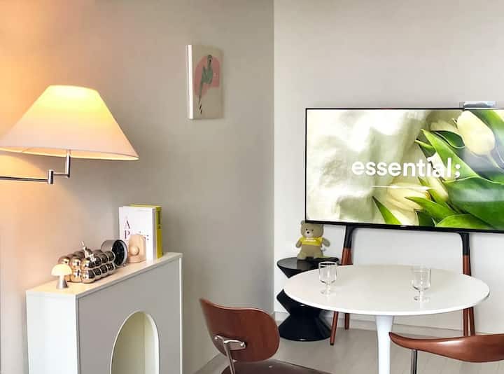 필엣홈 중앙로역 1분 .동성로/무료주차/도심속 휴양지 /넷플릭스/암막커튼/ 늦은퇴실 - Daegu