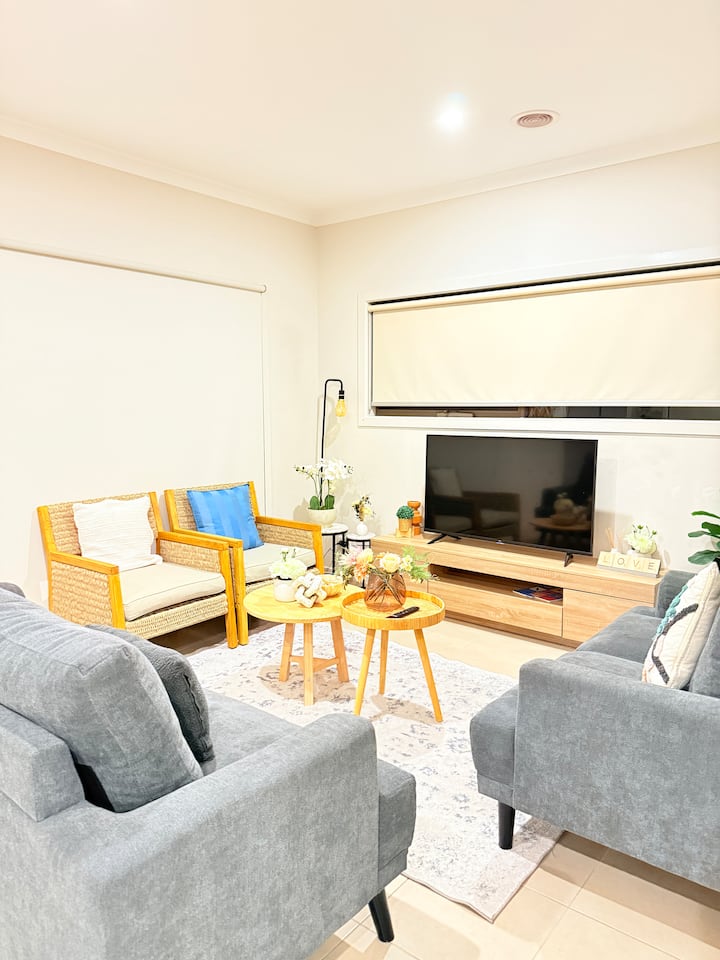Shine House/double Storey 5br15ppl Melbourne - Point Cook