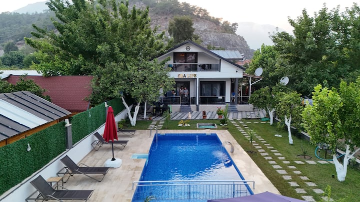 Denize 100 Metre Havuzlu 2+1 Ahşap Dizayn - Tekirova