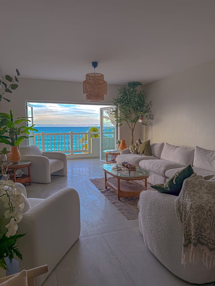 Bella Vista Isabela: Oceanfront Elegance - Isabela