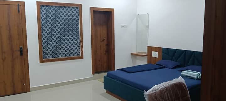 Unique Couple Friendly Stay - Morbi