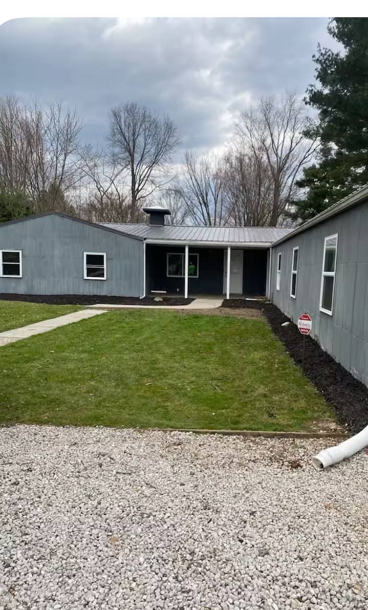 Private House With 3 Bedrooms, Ranch Home - Warren, OH