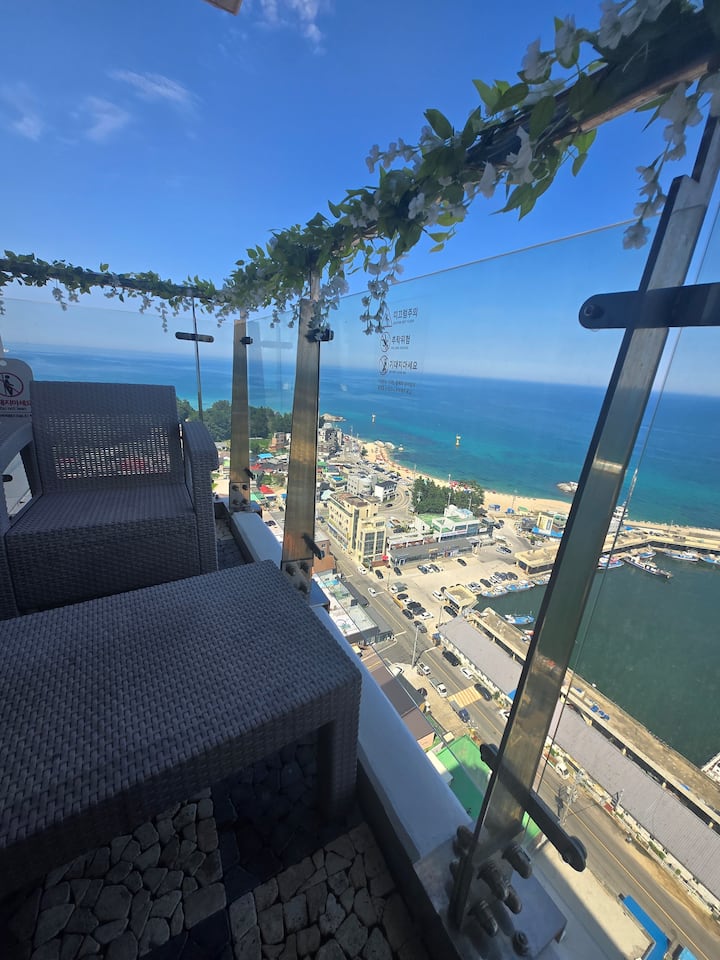 #22층 오션뷰# 객실내 온수풀장#화장실2개,방3 - Gangneung-si