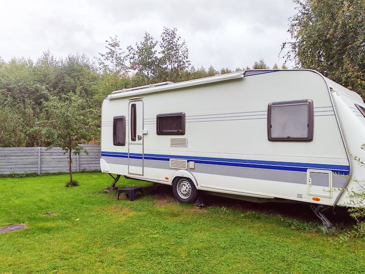 Asuntovaunu Omakotitalon Pihassa - Lahti