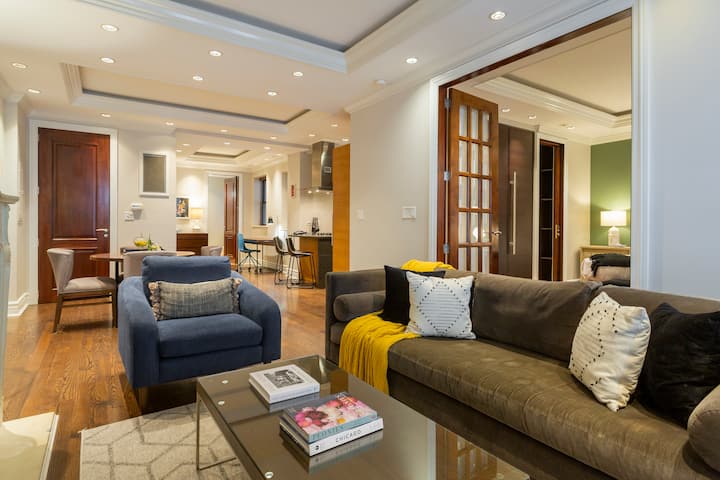 Urban Oasis In Vibrant Gold Coast - Lincoln Park - Chicago