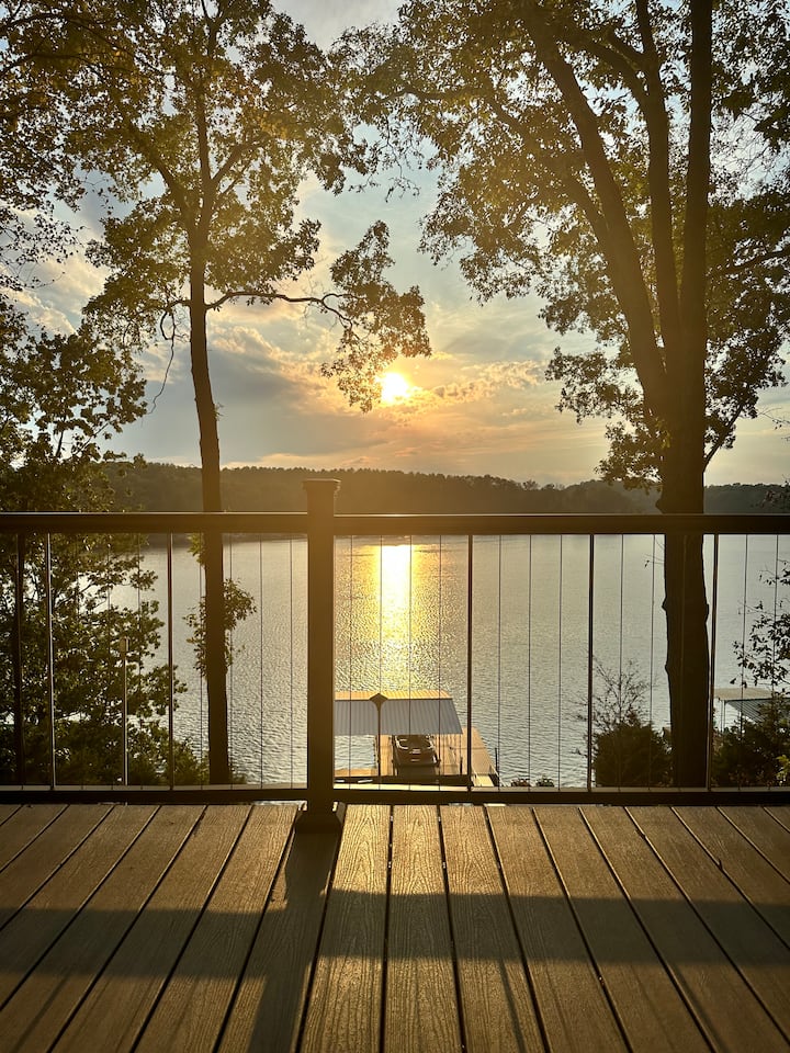 Amazing Sunsets, Boat Dock, Kayaks, Deep Water! - Marion, IL