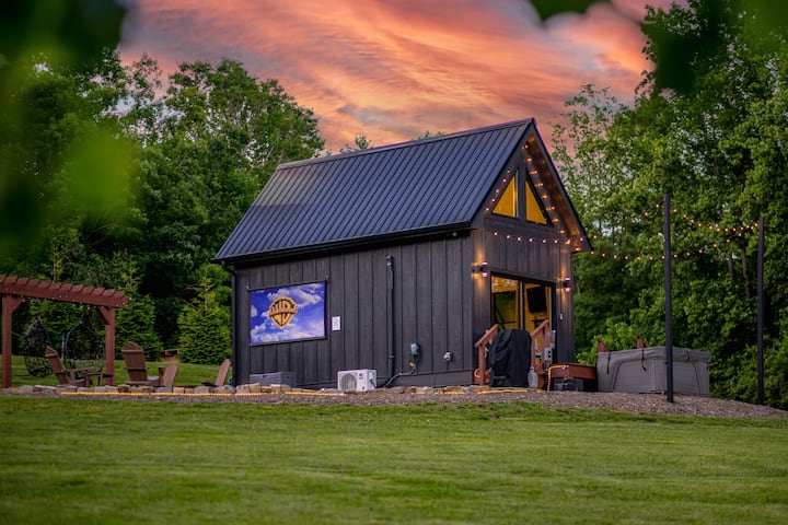 Hot Tub-fire Pit-outdoor Movies-fenced Field-games - Sierra Nevada