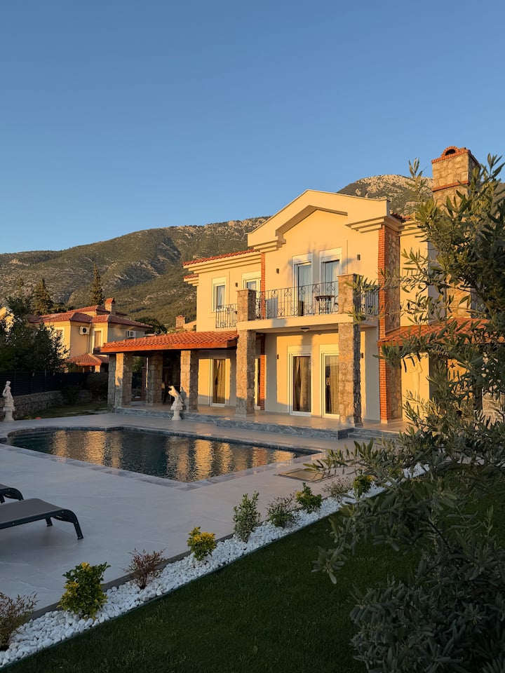 ÖLüdeniz'de Müstakil Villa - Turkey