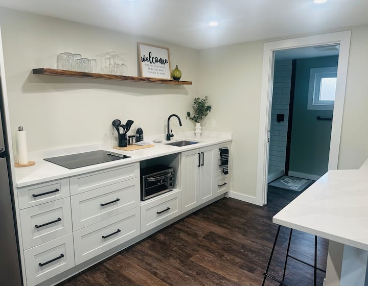 Port Beach Retreat - Modern & Cozy Stay! - Niagara-on-the-Lake