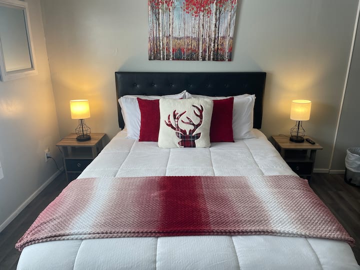 "Sunset Studio" - For Up Travel And Mtu Visits - Houghton, MI