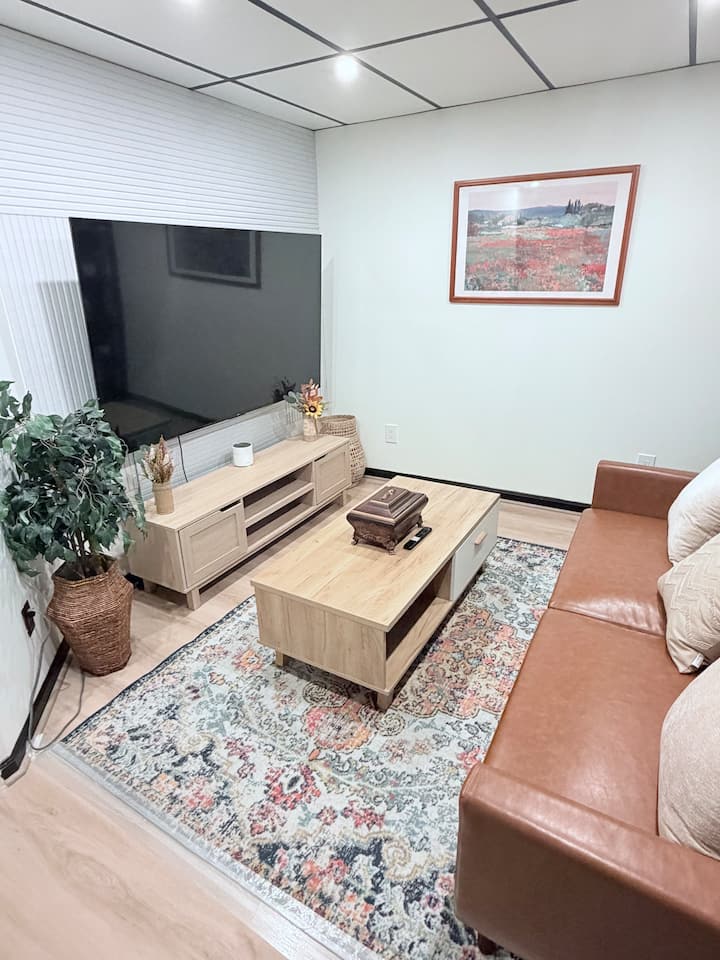 Welcoming Basement Apt W/ Kitchen & Private Bath - Reston, VA