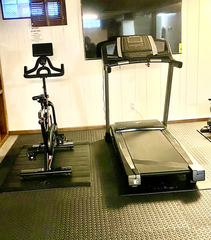 Best Choice Home - A Home With A Gym…! - Milwaukee, WI