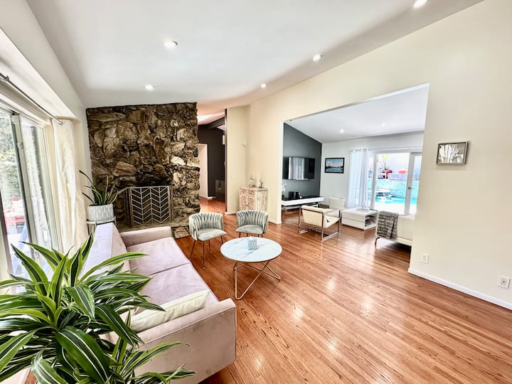 Hollywood Hills Villa - Beverly Hills