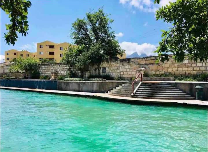 Condo En Centro Y Santa Lucía - Monterrey