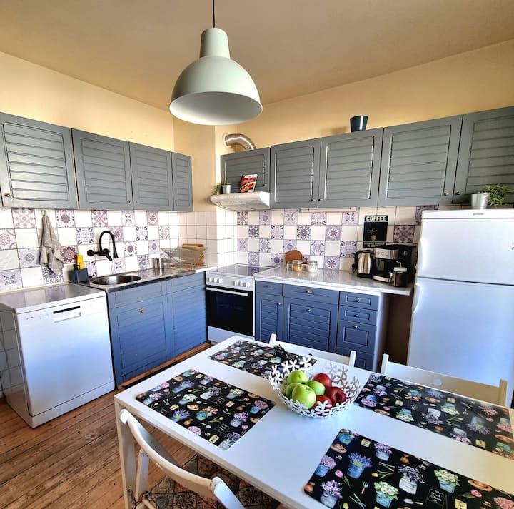 Spacious 3 Bdr, Close To Metro - Sofia