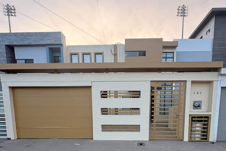 Exc. Ubicación, Segura Y Amplia - Ensenada