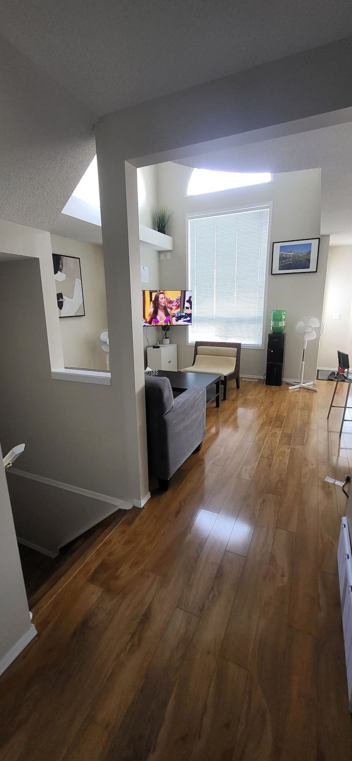 Calgary Nw Home Hotel - Calgary