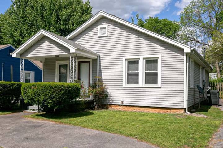 East Street Oasis: Experience Easy Living - Murfreesboro