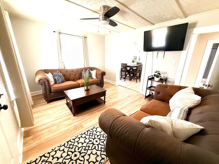 Newly Renovated Home Near Mtsu Private Yard - Murfreesboro, TN