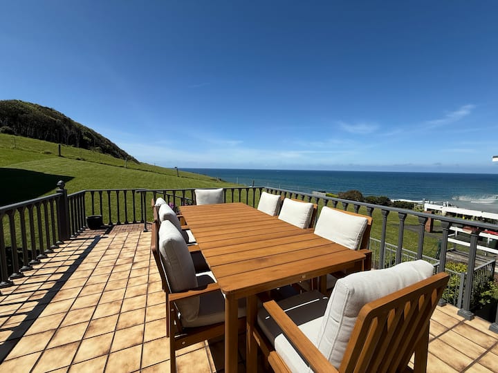 Family Holiday Home With Ocean Views - Gerringong