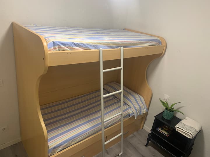 Habitación Para 2 Huéspedes /  Cerca  Aeropuerto - Alcobendas