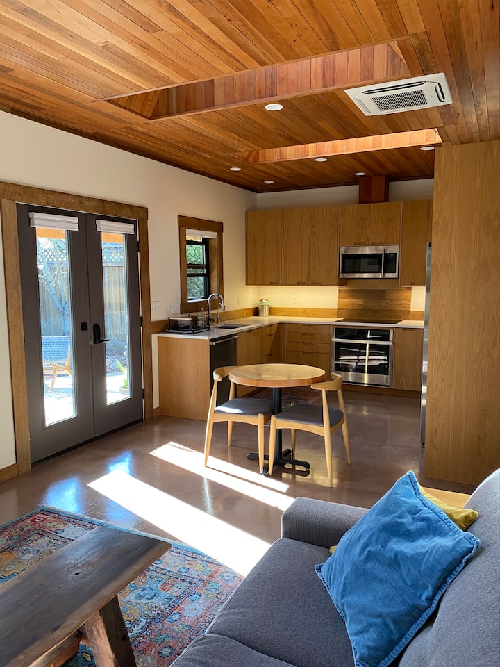 Handcrafted Cozy Garden Bungalow In Downtown Napa - Napa, CA