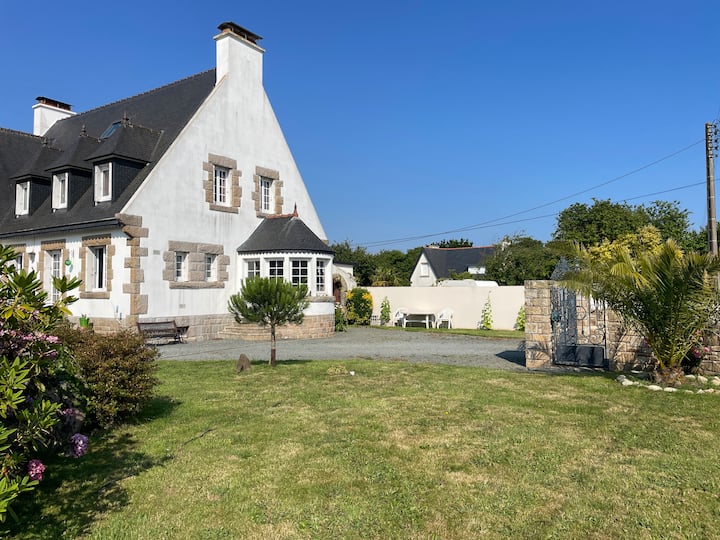 Studio En Location Saisonnière Proche De La Mer - Trélévern