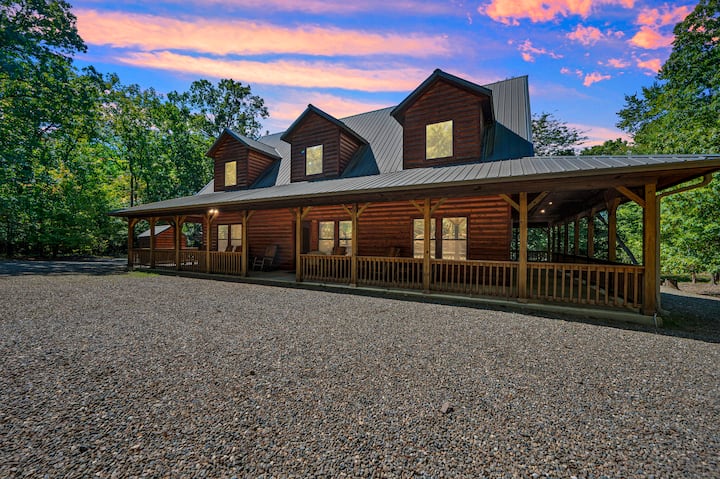 Cowboy Cabin - Broken Bow, OK