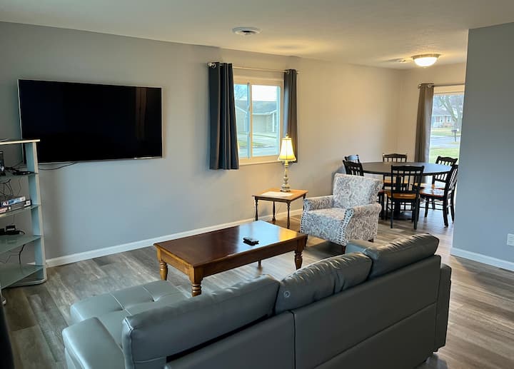 Close To Cedar Point, Lake Erie, Put In Bay - Fremont, OH