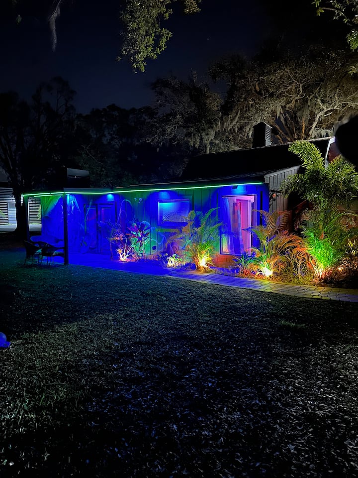 The Vibe Villa - Sarasota, FL