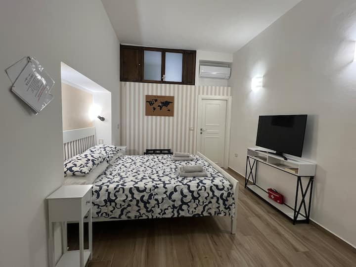 Al 106 Apartment [Free Wi-fi 5 Min Dalla Stazione] - Prato