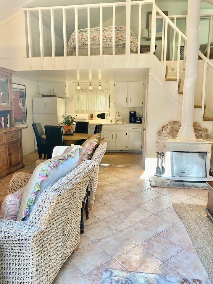 Beautiful Guesthouse With Pool/jacuzzi In Mountain - Topanga, CA