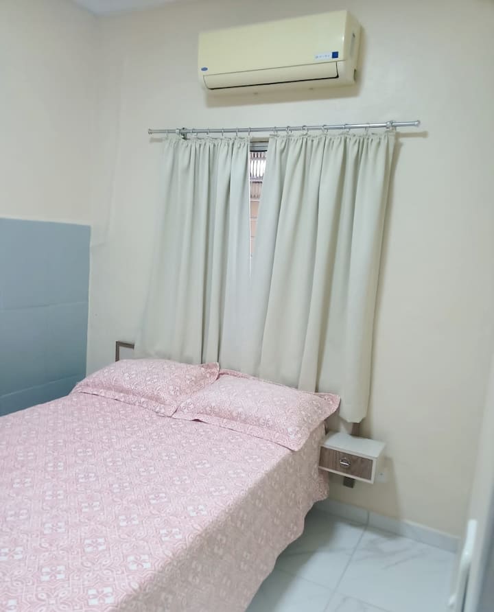 Kitnet Completa Para Casal – Guarujá, Próx à Praia - Guarujá