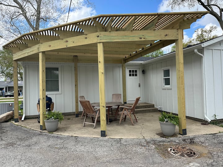Crew House #Lakeside #Hottub #Parents&kids Love - Bass Lake, IN