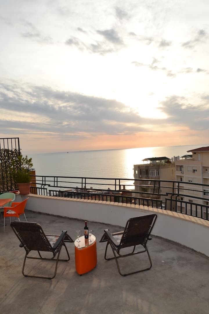 Durrës Beachfront Penthouse - Golem