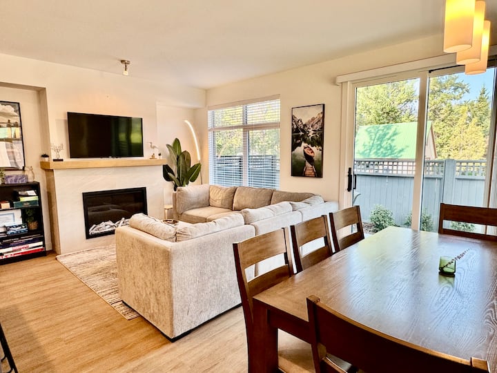 Kinsmen Beach Casa - Invermere