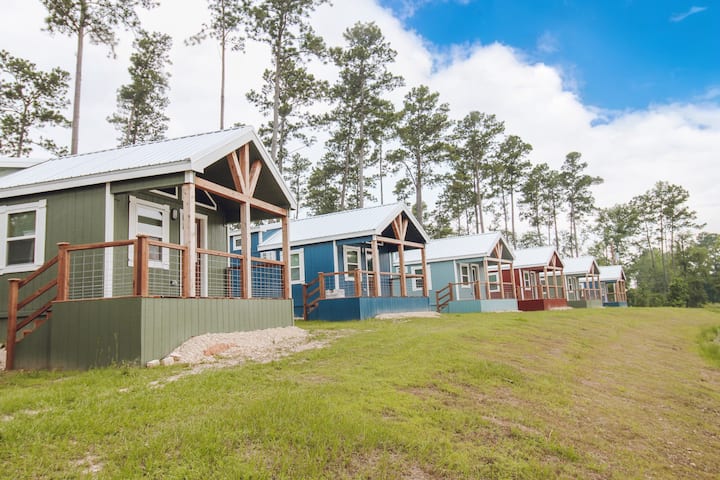 Farmhouse Retreat | Pool, Private Lake, Games - Livingston, TX
