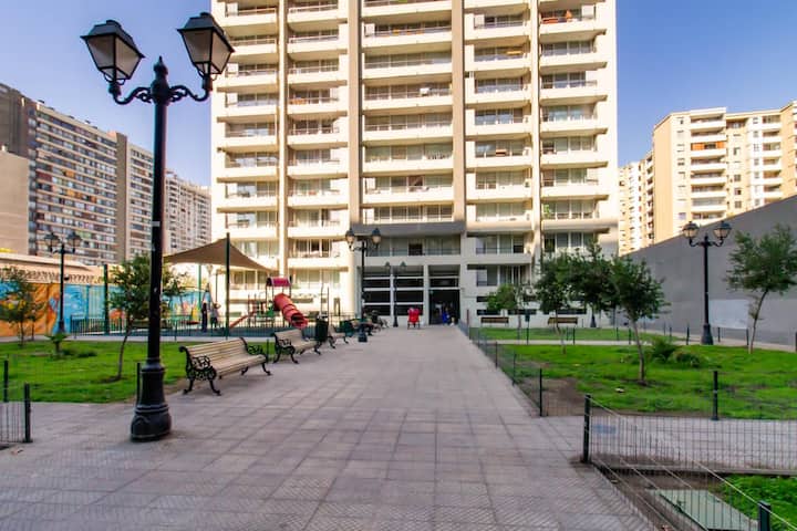 Moderno Departamento Con Estacionamiento - Santiago, Chile