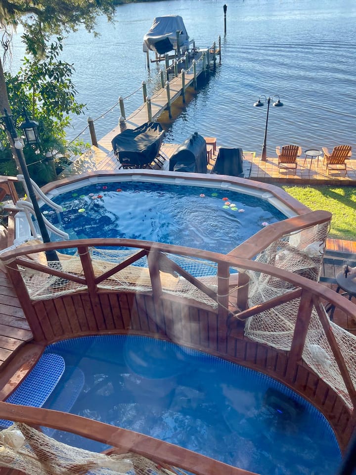 Water View: Pools, Hot Tub, Kayaks, Pedal-boat - Melbourne Beach, FL