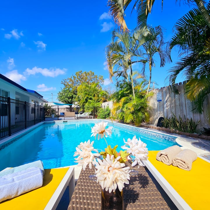 Equipped Home, Near Beaches, Private Patio & Pool! - North Lauderdale, FL